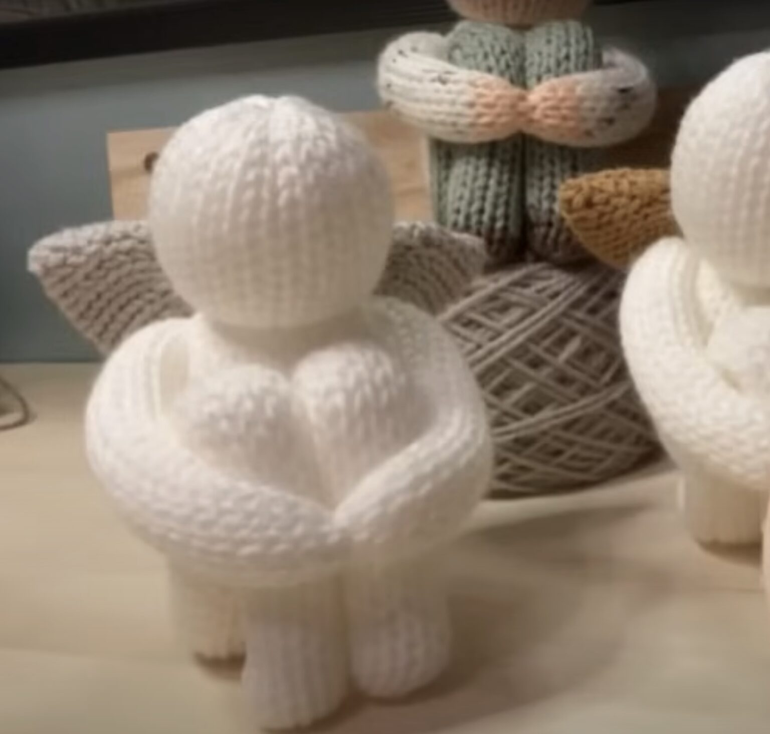 18 FREE Circular Knitting Machine Christmas Decorations